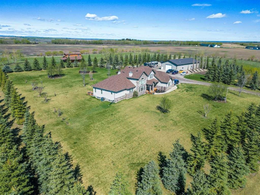 Executive Retreat On 148 Acres In Bowden, Alberta, Canada For Sale ...