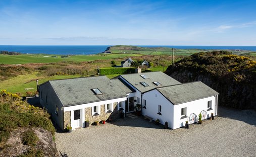 Luxury sea view homes for sale in Bluid, County Cork, Ireland ...