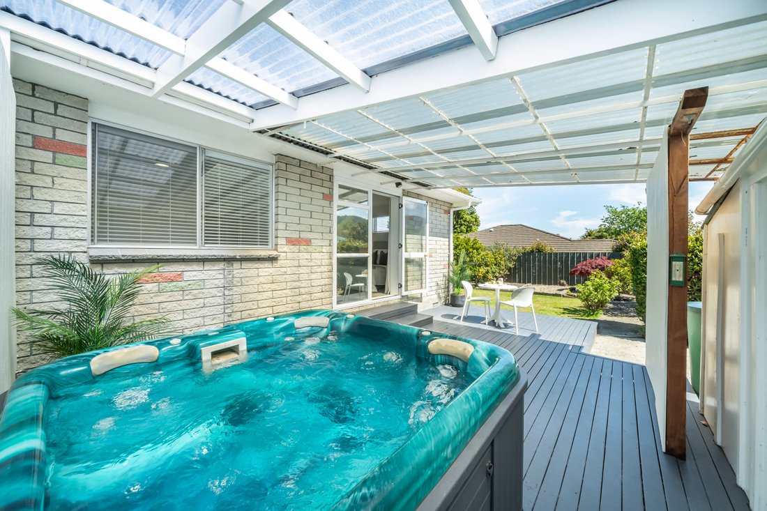 8 Cruickshank Road, Clouston Park, Upper In Upper Hutt, Wellington, New ...