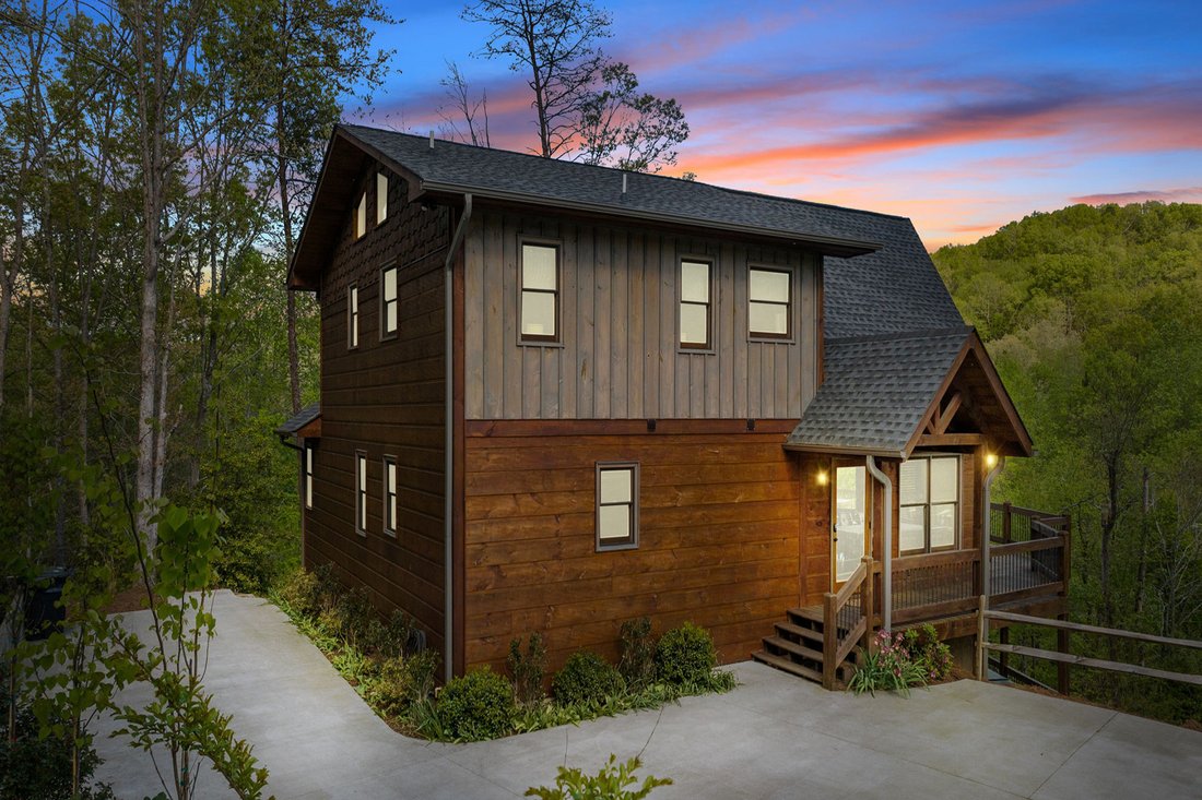Rustic Charm Meets Modern Luxury In Blue Ridge, Georgia, United States ...