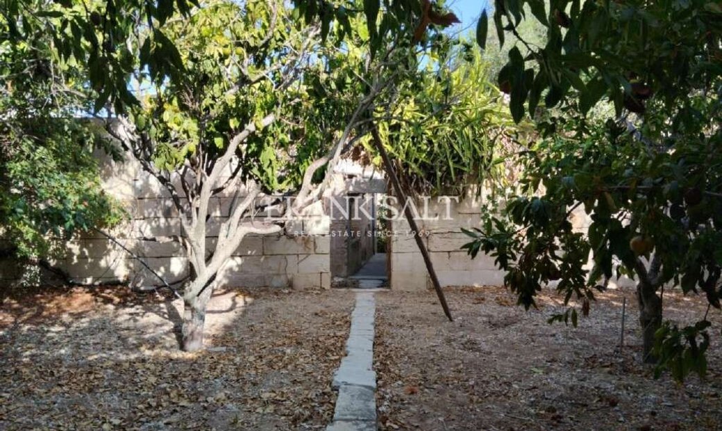 Rabat, Unconverted Townhouse + Garden In ħad Dingli, Malta For Sale ...