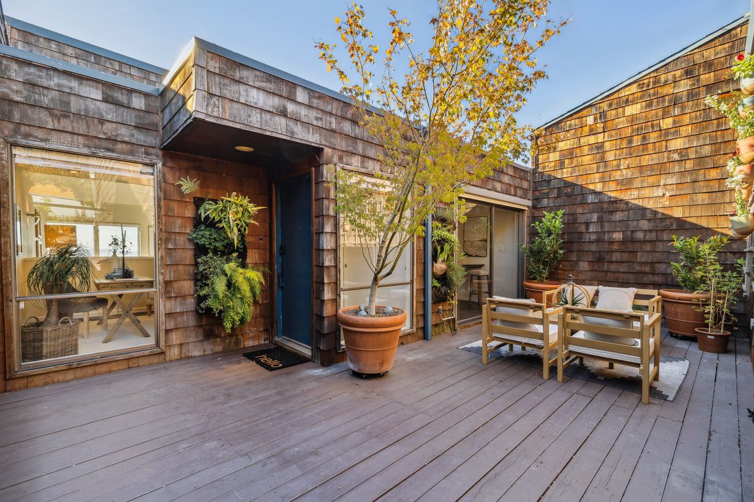 Elegant Townhome With Stunning Views In Alameda, California, United ...