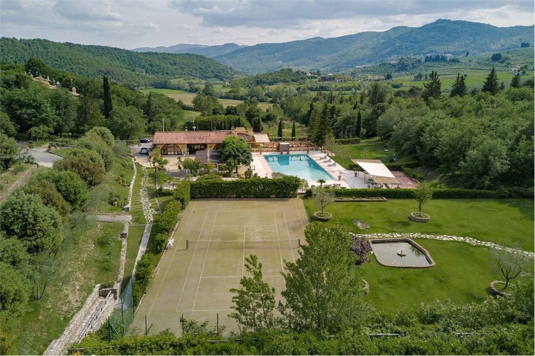 Elegant Villa With Swimming Pool And En Rignano Sull'arno, Toscana ...