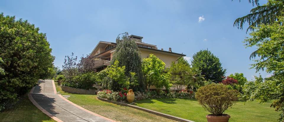 Villa Arezzo In Puglia, Tuscany, Italy For Sale (14907053)