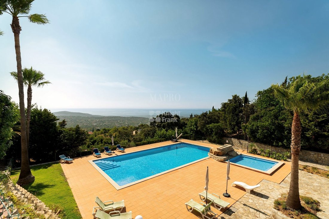 Vila De Luxo Contemporânea In Santa Bárbara De Nexe, Faro District ...