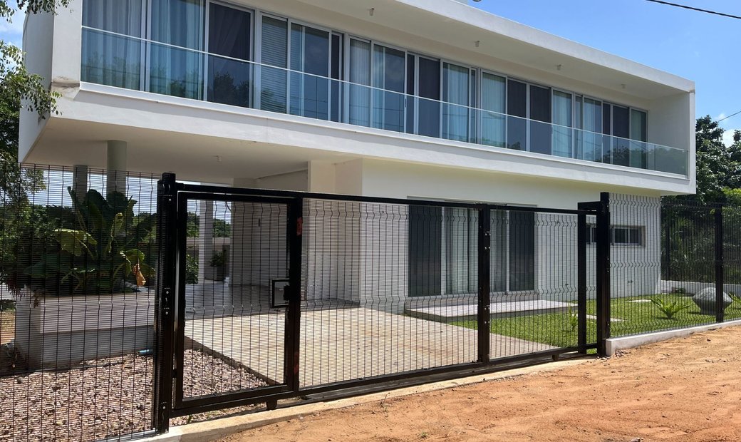 Modern 4 Bedroom Family Holiday In Ponta Do Ouro, Maputo Province ...