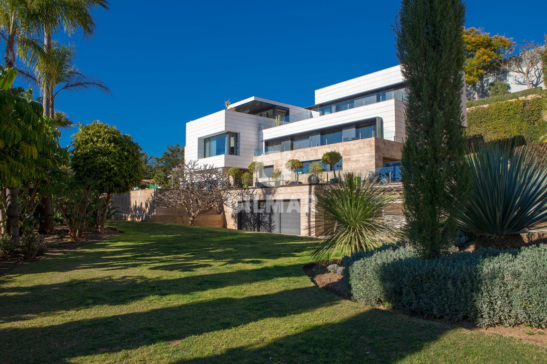 Málaga Villa In Este, Malaga, Spain For Sale (14919645)