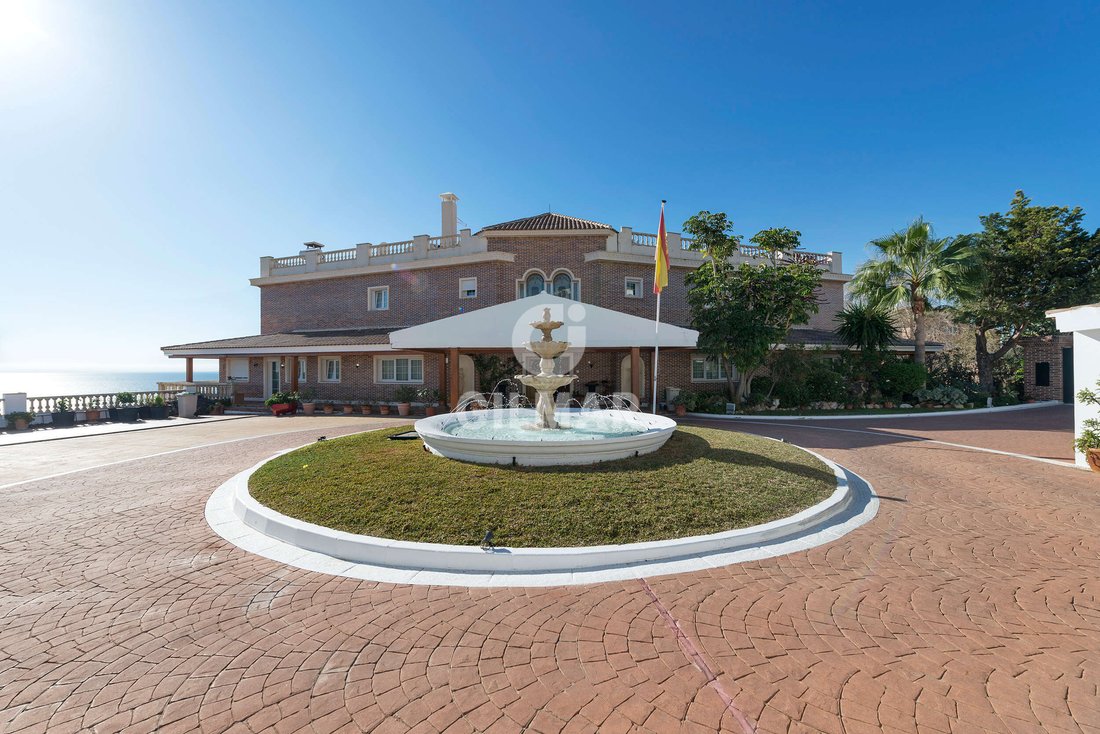 Málaga Villa In Este, Malaga, Spain For Sale (14920187)