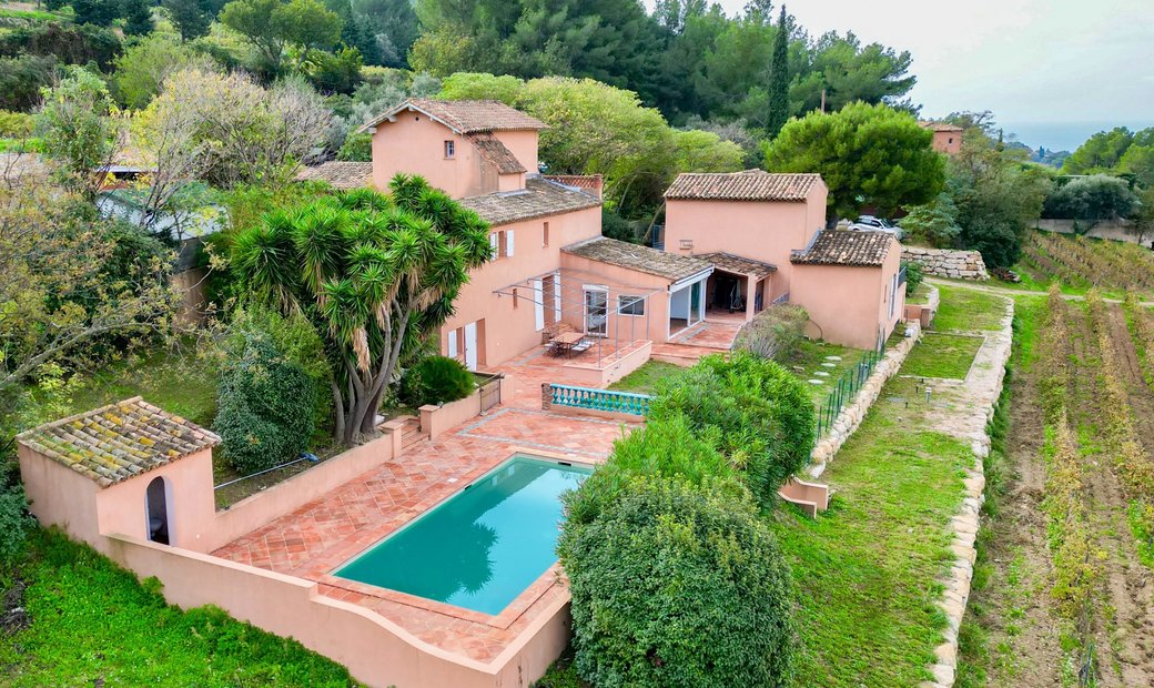 Cassis House In The Vineyards In Cassis, Provence Alpes Côte D'azur ...