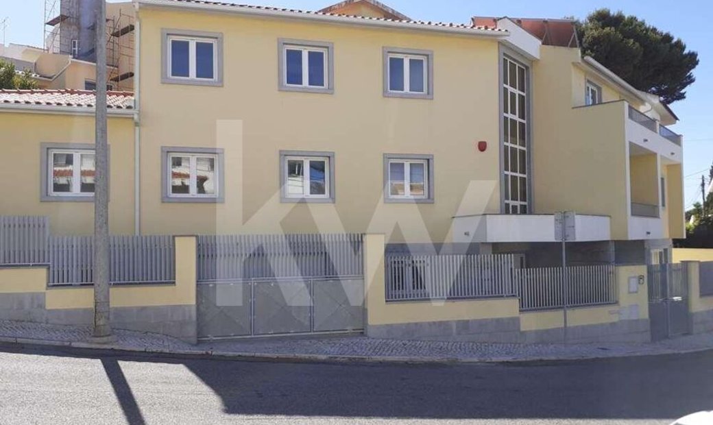 Cascais Town House In Parede, Lisbon, Portugal For Sale (14934699)