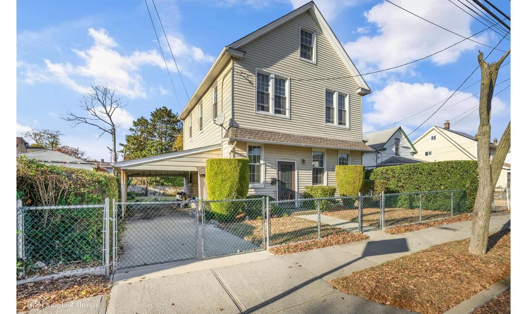 Townhouse Queens In New York, New York, United States For Sale (14941613)