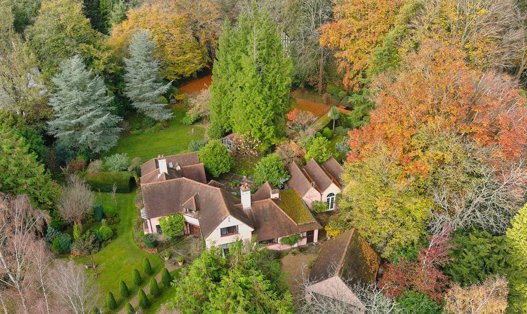 4 Bedroom Detached House For Sale In Surrey In Purley, England, United ...