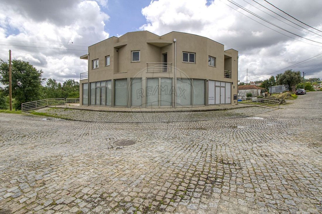 Building Sell Em Lordelo,Paredes In Lordelo, Braga, Portugal For Sale ...