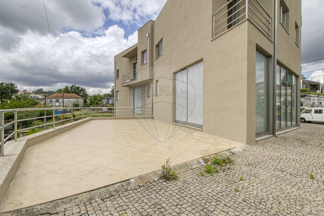Building Sell Em Lordelo,Paredes In Lordelo, Braga, Portugal For Sale ...