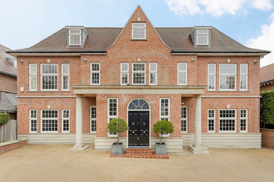 Luxury Family Home Located On One Of In The Home, England, United ...