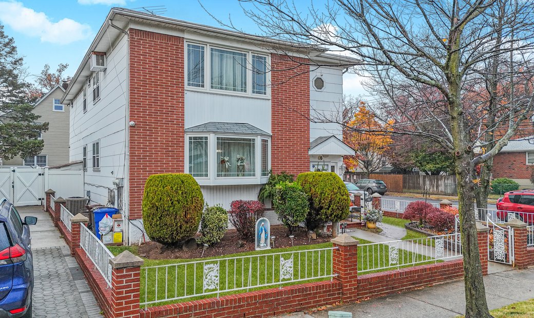 6 Bedrooms Multi Family (2 4 Units) In New York, New York, United ...