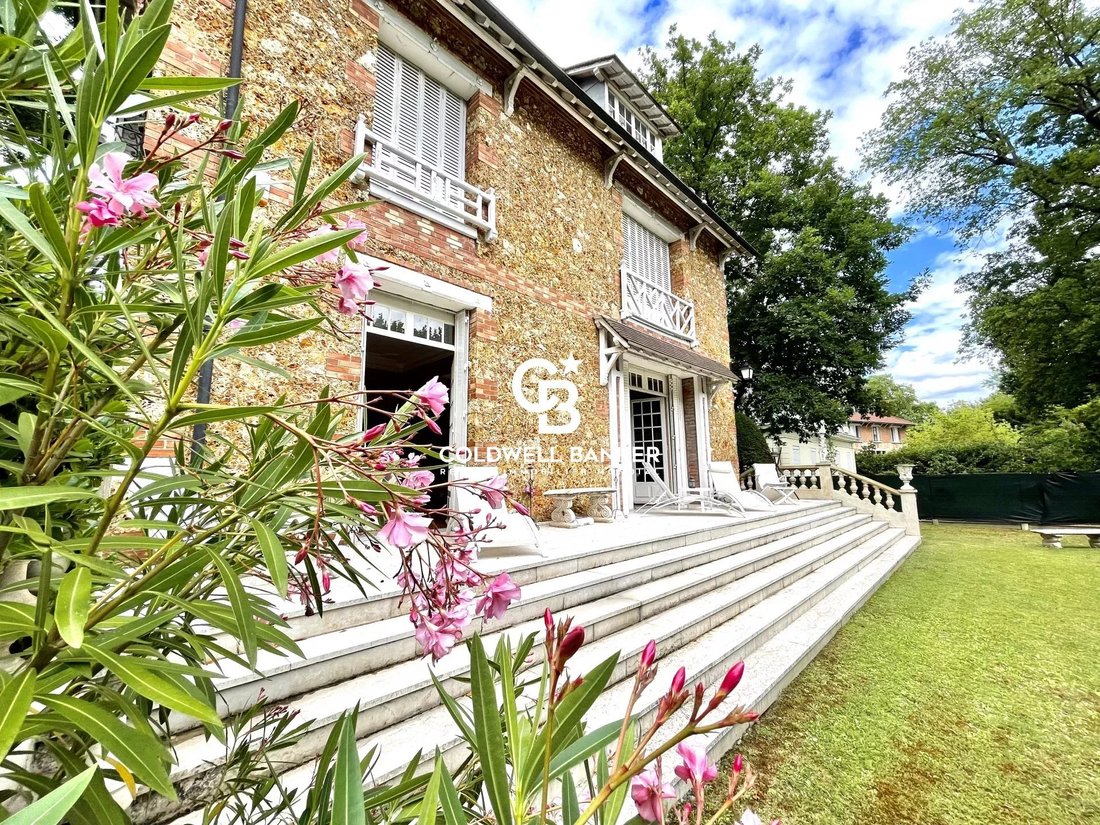 Le Vésinet House In Le Vésinet, île De France, France For Sale (14421738)