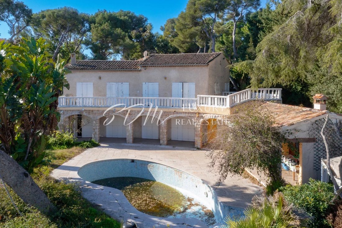 Villa In Roccabruna Sul Capo Martino, Provenza Alpi Costa Azzurra ...