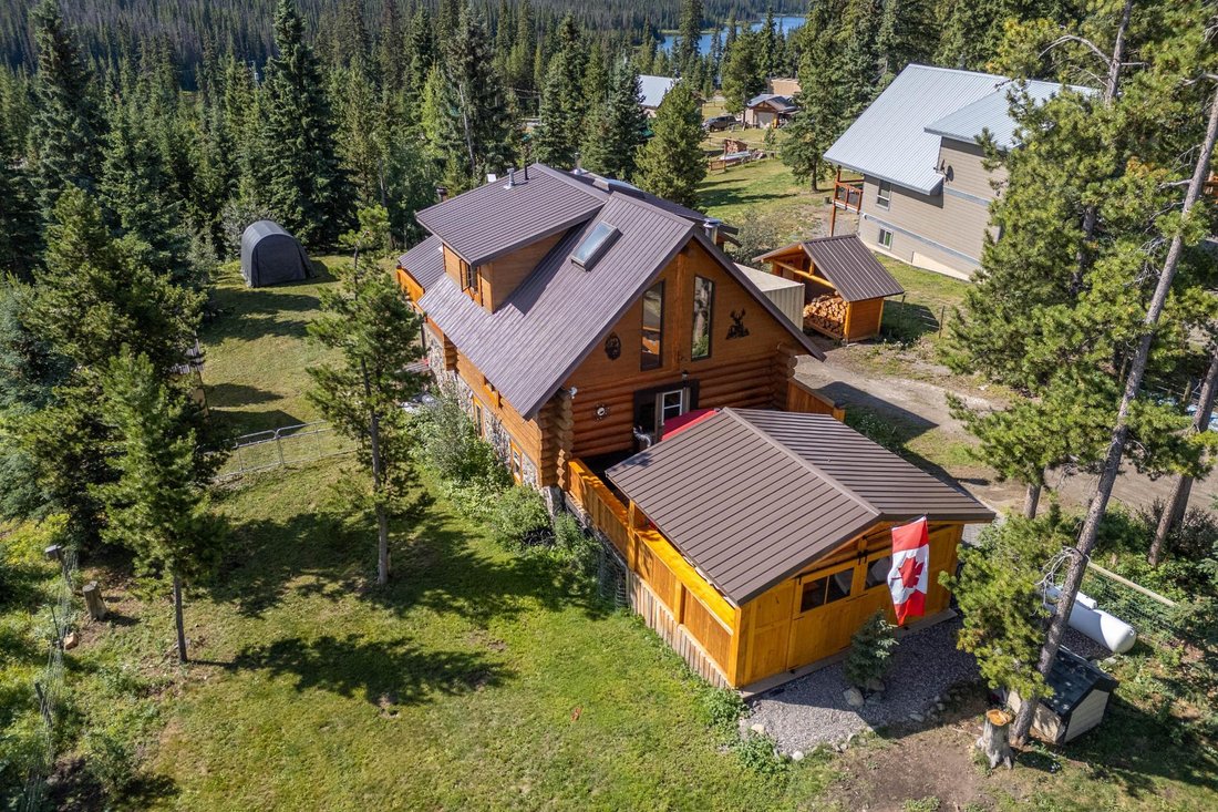 Beautiful Custom Built Log Home In Logan Lake, British Columbia, Canada ...