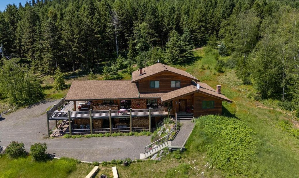 Breathtaking Panoramic Views Of Two In Lone Butte, British Columbia ...