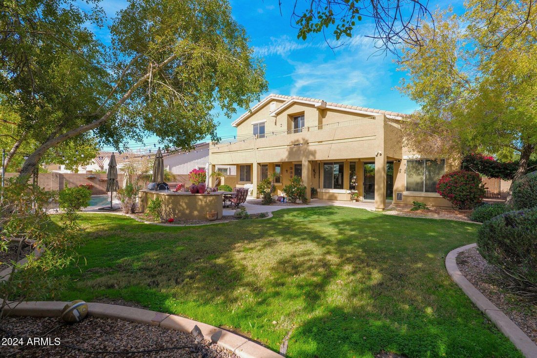 Stunning Gilbert Home With Sparkling Pool In Gilbert, Arizona, United ...