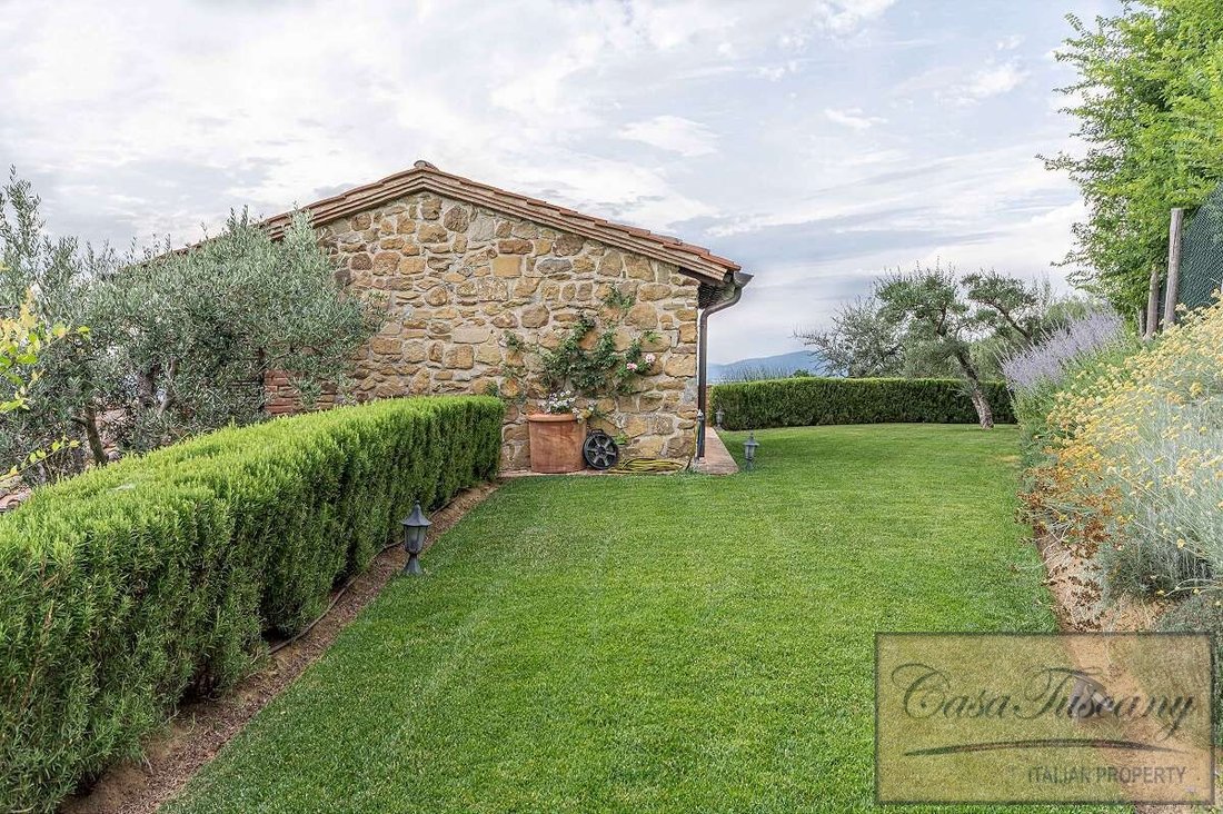 Paciano House In Paciano, Umbria, Italy For Sale (14970838)
