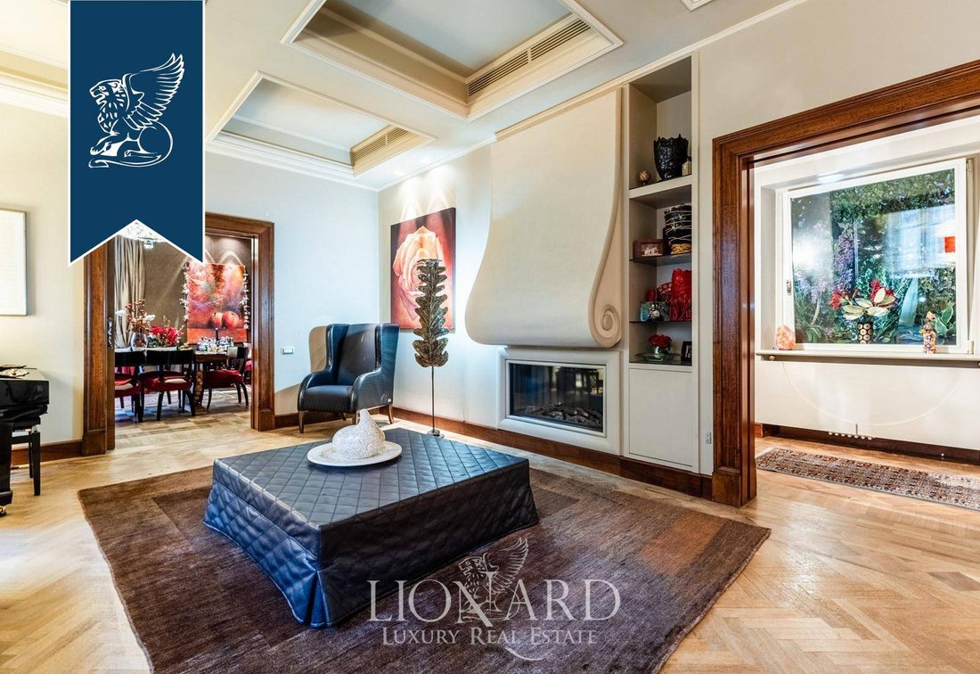 Elegant Apartment With Balconies And Garage In The Center In Rome ...