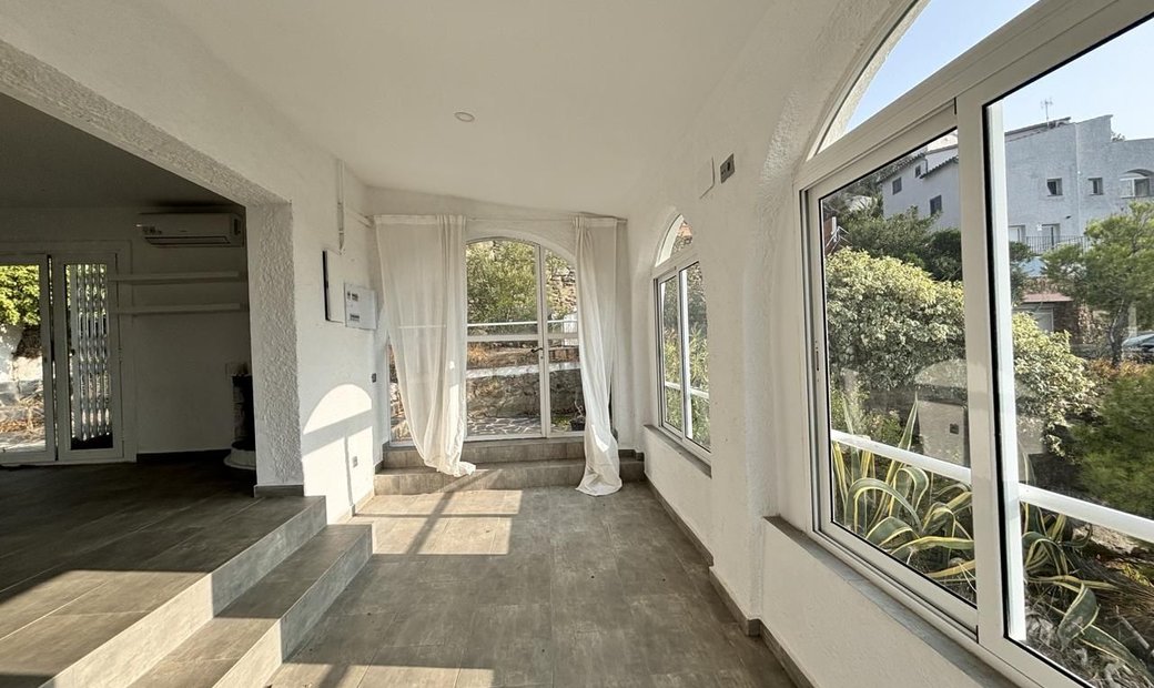Renovated House With Magnificent Views In The Heart In Roses, Catalonia ...