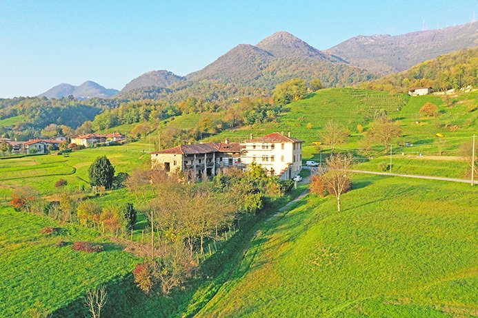 Panoramic Farmhouse With Manor House And Land In Lombardy, Italy For ...