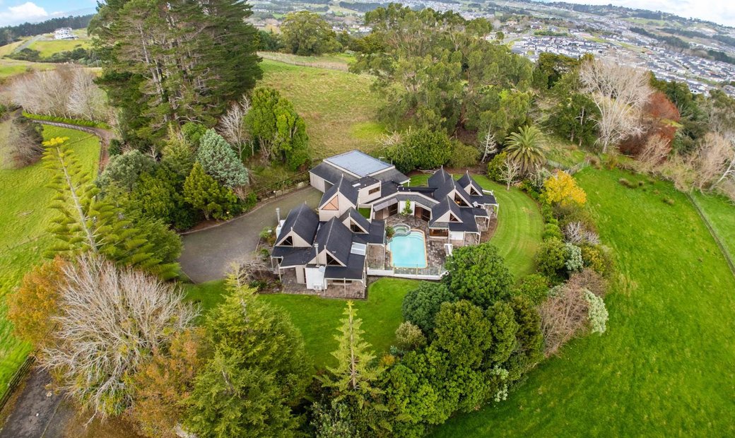 Lifestyle Property With Amazing Potential In Auckland, Auckland, New ...