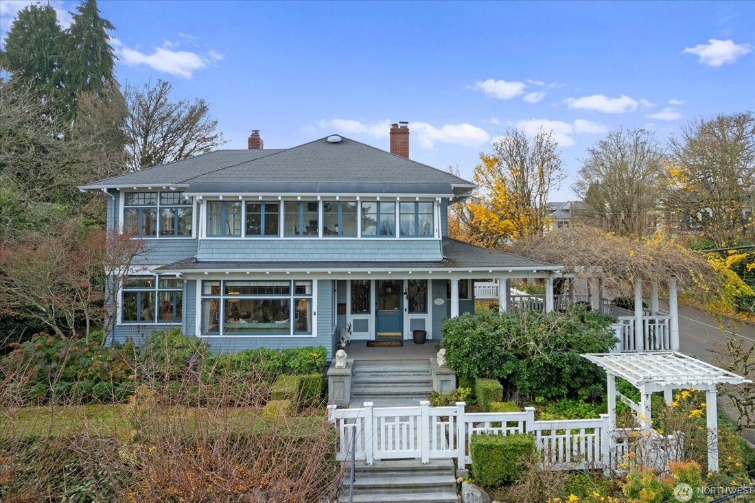 5 Bedrooms Single Family Detached In Seattle, Washington, United States ...