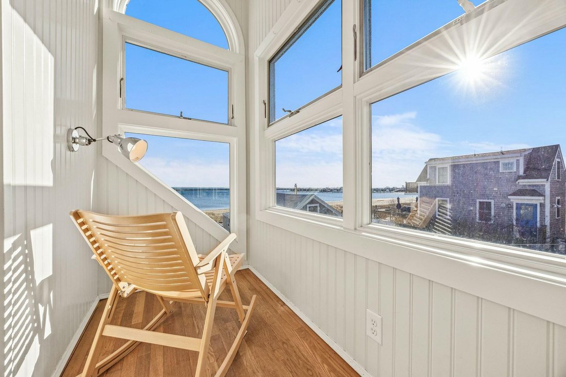 A Sleek Waterfront Studio In Provincetown, Massachusetts, United States ...