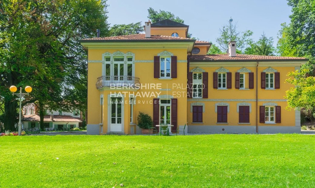 Lake Como Historic Property With 2,3 Ha Park, Pool In Como, Lombardy ...