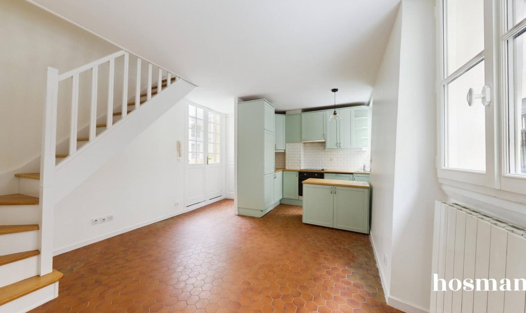 Joli Duplex De 3 Pièces Charme De L'ancien, In Paris, île De France ...