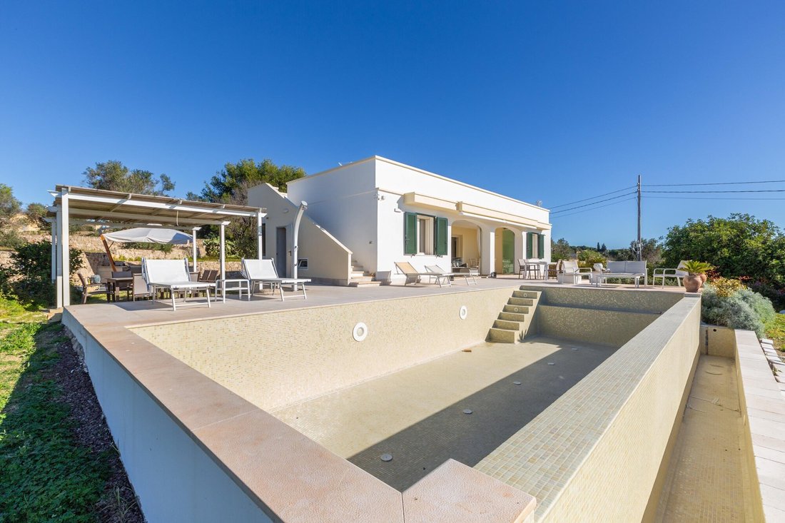 Charming And Refined Sea View Villa In Pescoluse In Salve, Apulia ...