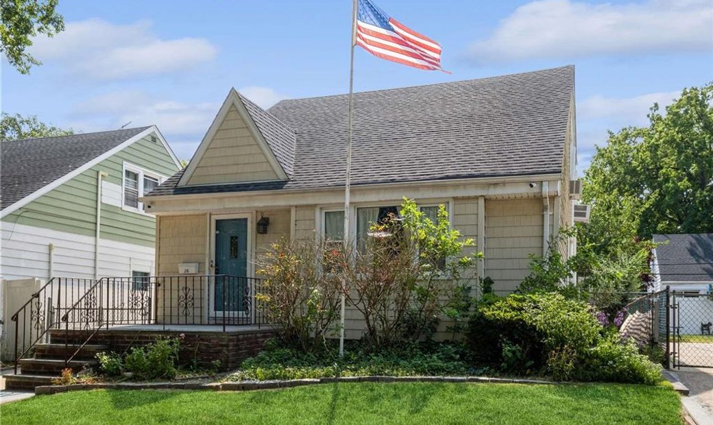 4 Bedrooms Single Family Detached In New York, New York, United States ...