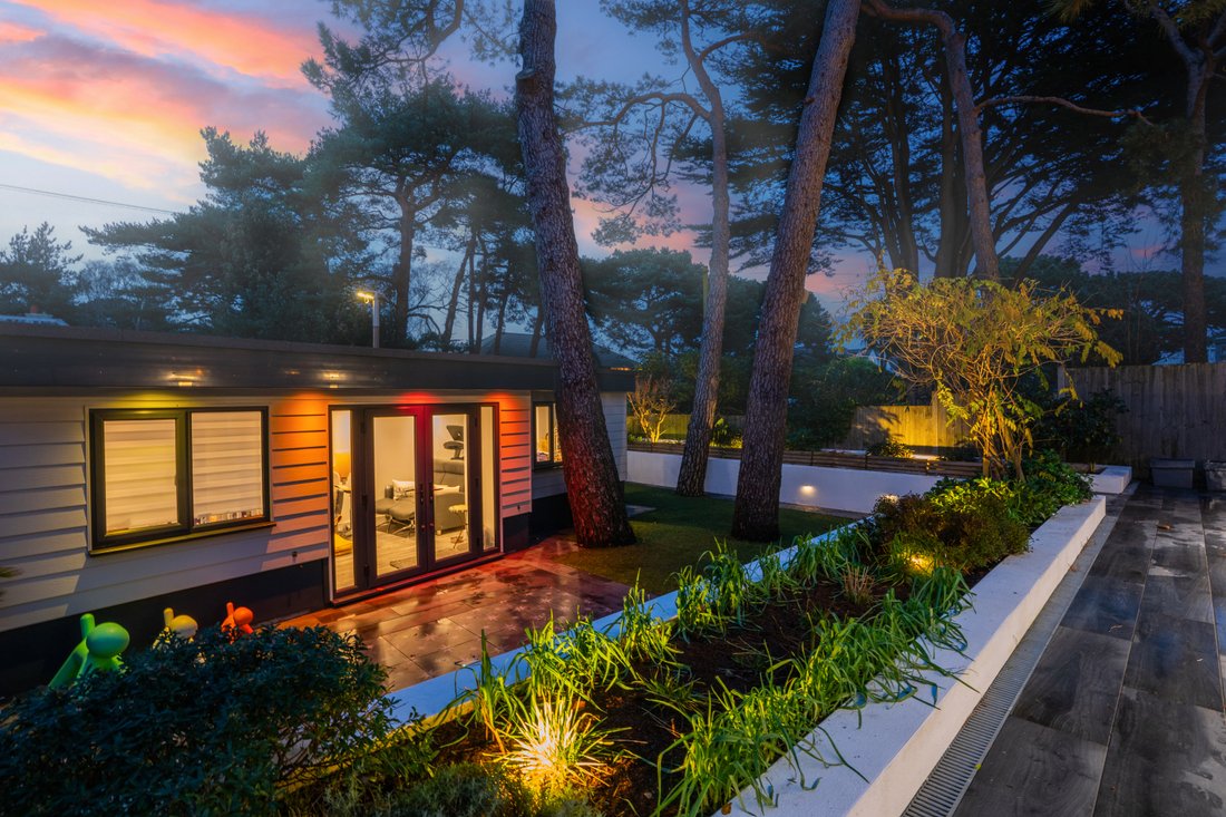 4 Bedroom Detached House For Sale In Poole In Poole, England, United ...