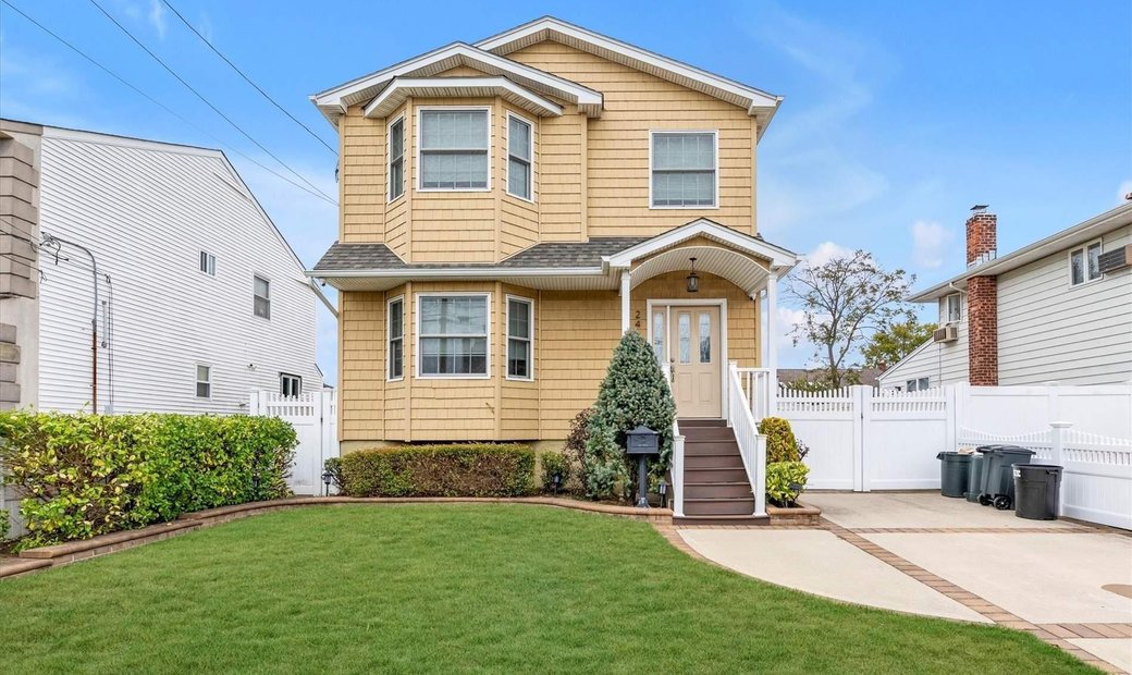 House Hempstead In Bellmore, New York, United States For Rent (14988032)