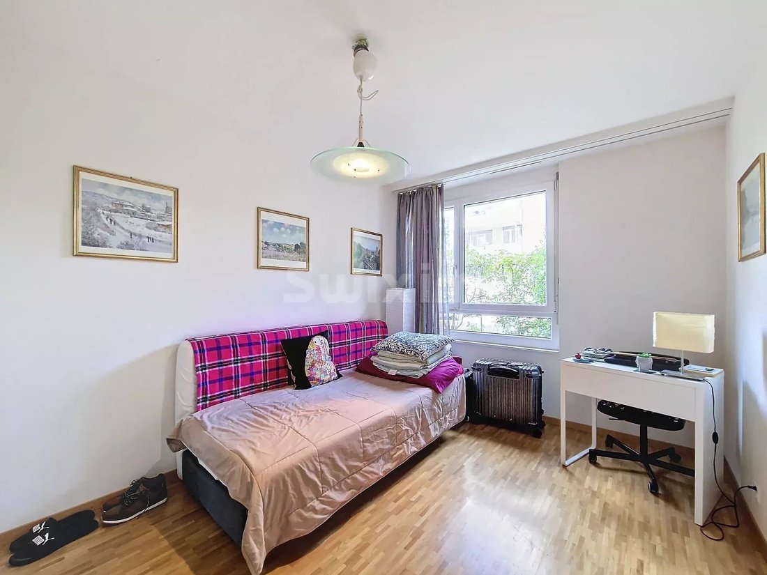 4 Room Through Apartment With Enclosed Gardens In Vernier, Genève ...