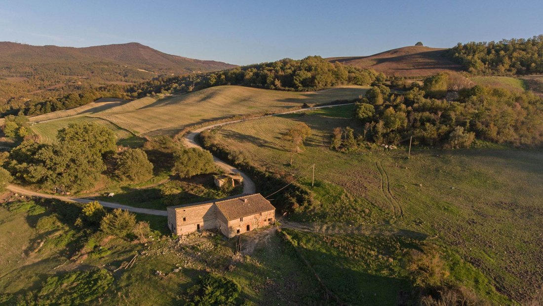 Interesting Farmhouse With Views Of The Val In Radicofani, Tuscany ...