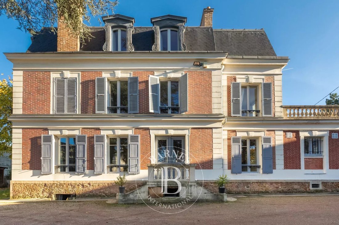 Central Chatou 389 M² (4,187 Sq Ft) House In Chatou, île De France ...