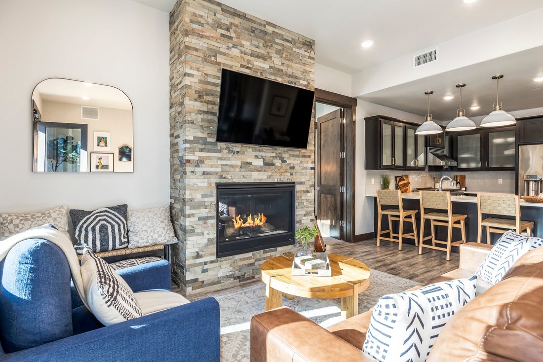 Mountain Modern 2 Bed Ski Condo In Canyons In Park City, Utah, United ...
