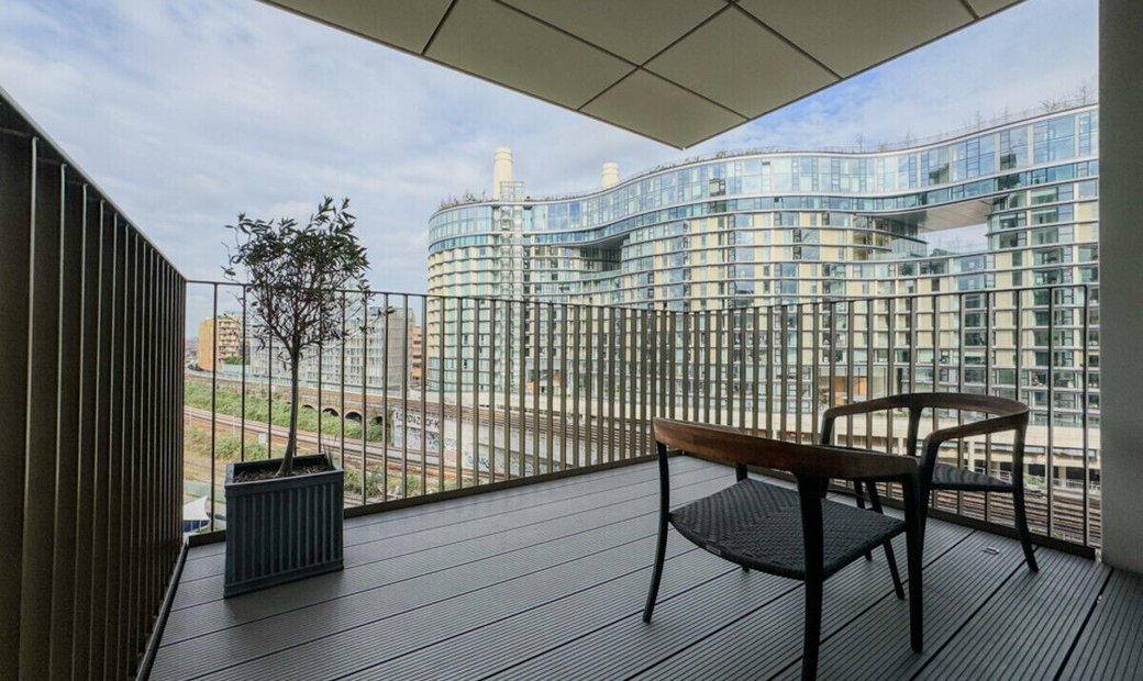 Prince Of Wales Drive, London, Sw11 4 In London, England, United ...