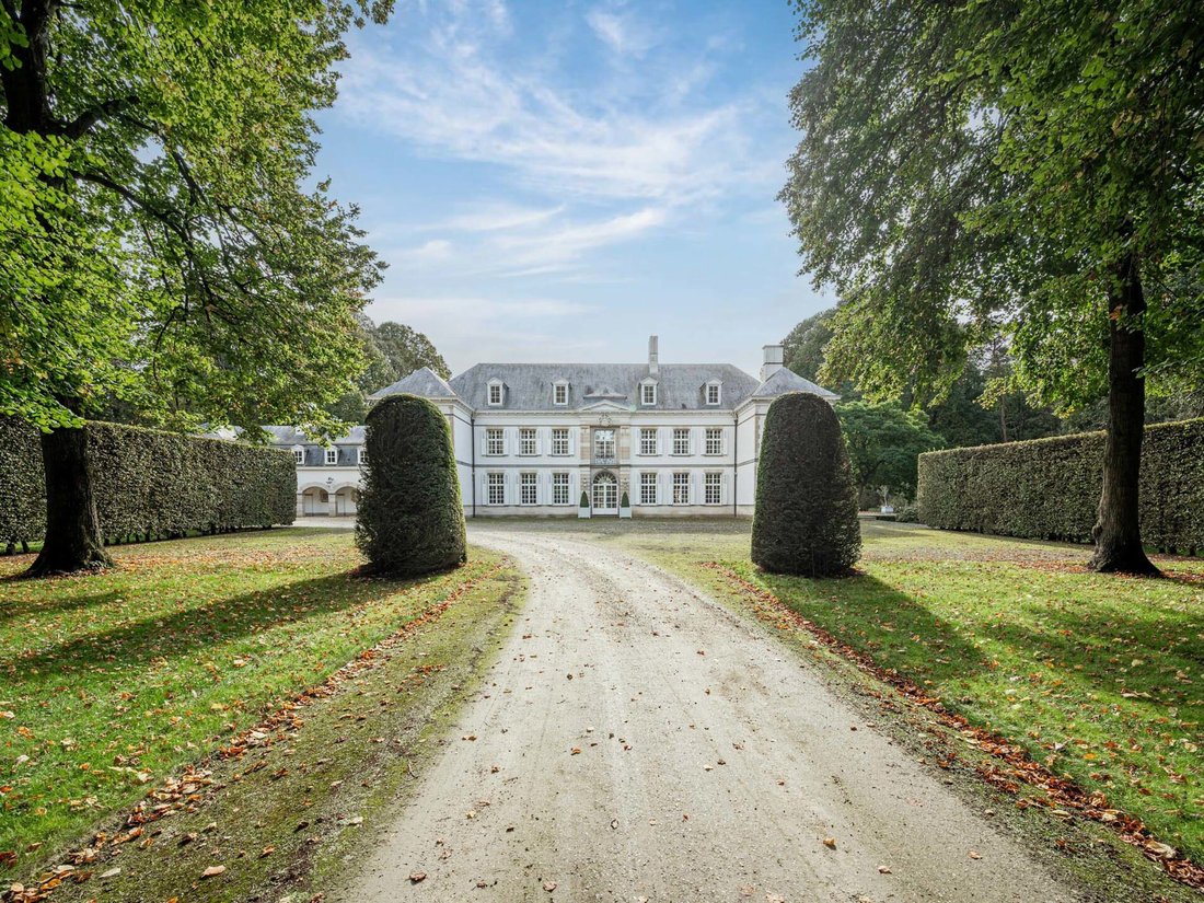 Kasteel Les Gobelets In Waasmunster, Flanders, Belgium For Sale (15006471)