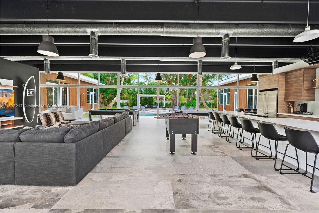 6 Bedrooms Single Family Detached In Miami, Florida, United States For ...