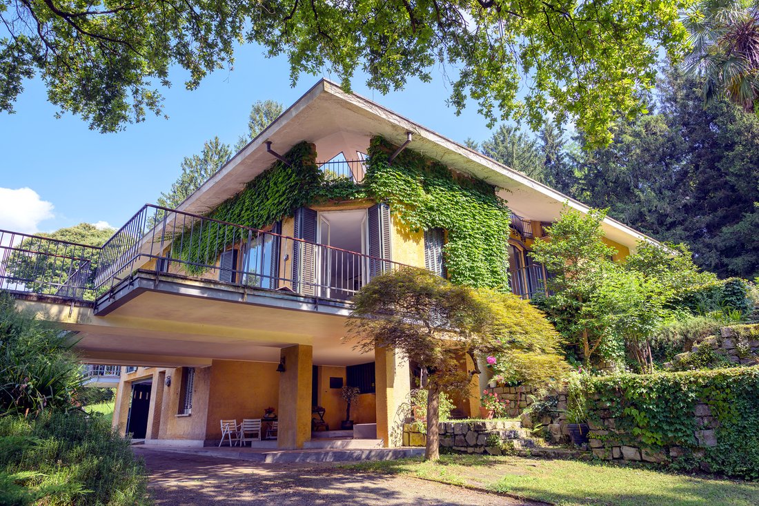 Mansion With Private Park On The Shores In Galliate Lombardo, Lombardy ...