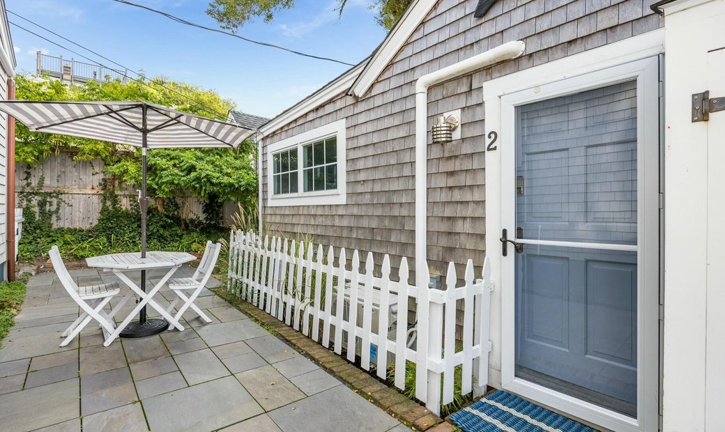 Modern Cottage Style Studio With Dans Provincetown, Massachusetts ...