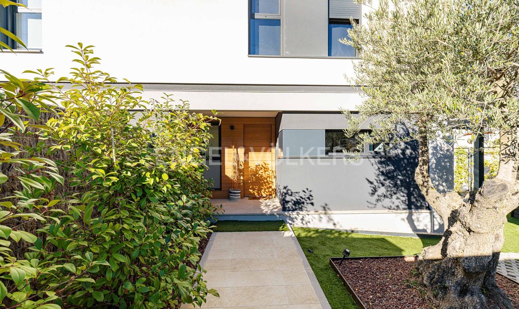 Semi Detached In In Villanueva Del Pardillo, Community Of Madrid, Spain ...