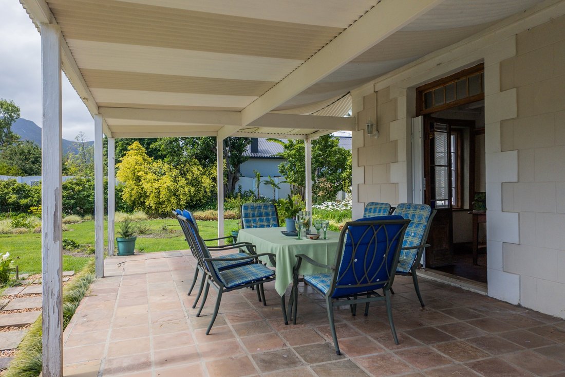 Charming Family Home With Mountain Views In George In George, South ...