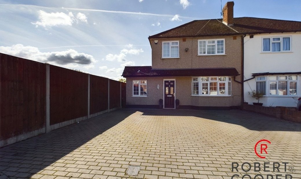 House, Castleton Road, Ruislip, Middlesex In Pinner, England, United ...